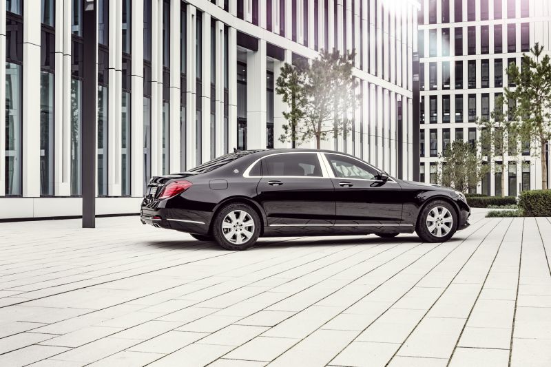 Mercedes-Benz Maybach S-class (W222) S 600 V12 (530 Hp) G-TRONIC